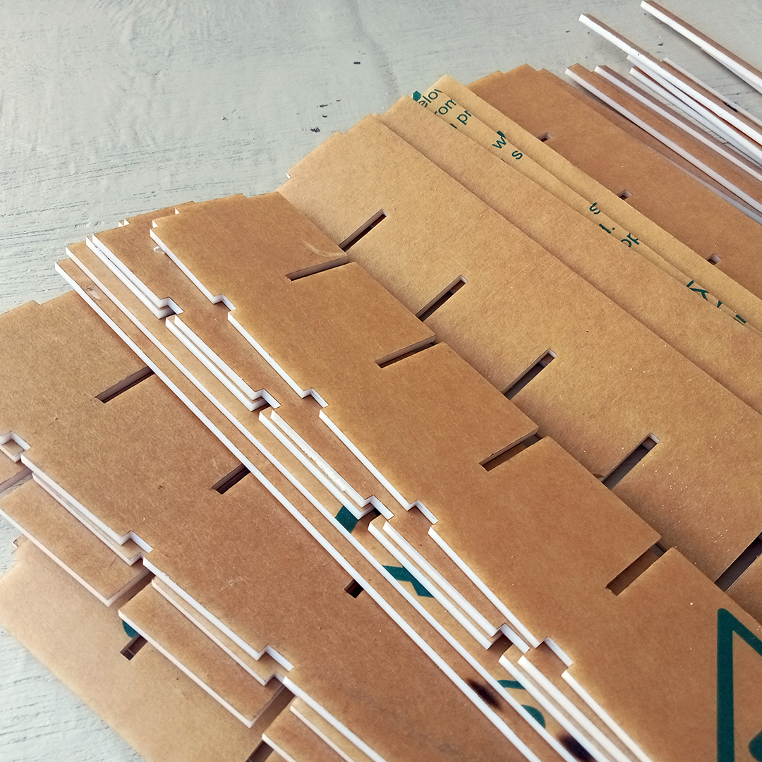 Resistor storage and dispenser | Creative Mantis